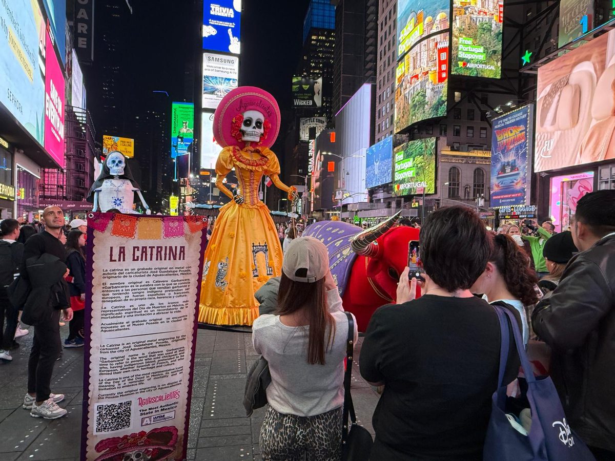 Aguascalientes’ La Catrina Shines in Times Square During Dia de Los ...